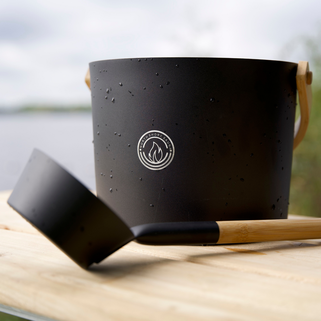 Black Aluminum Sauna Bucket: Stylish & Functional Sauna Accessory